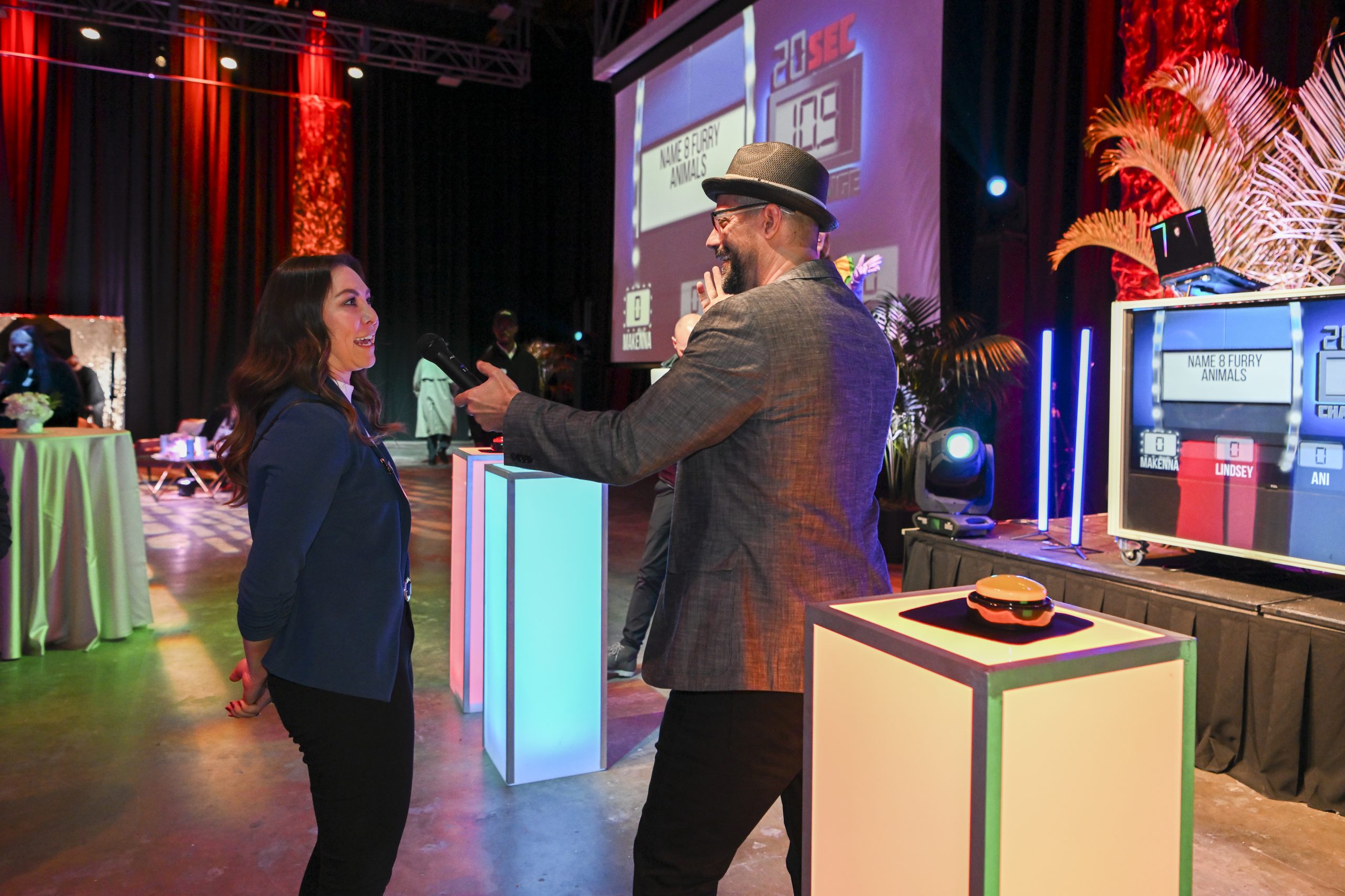 Gallery - LET'S PLAY LA